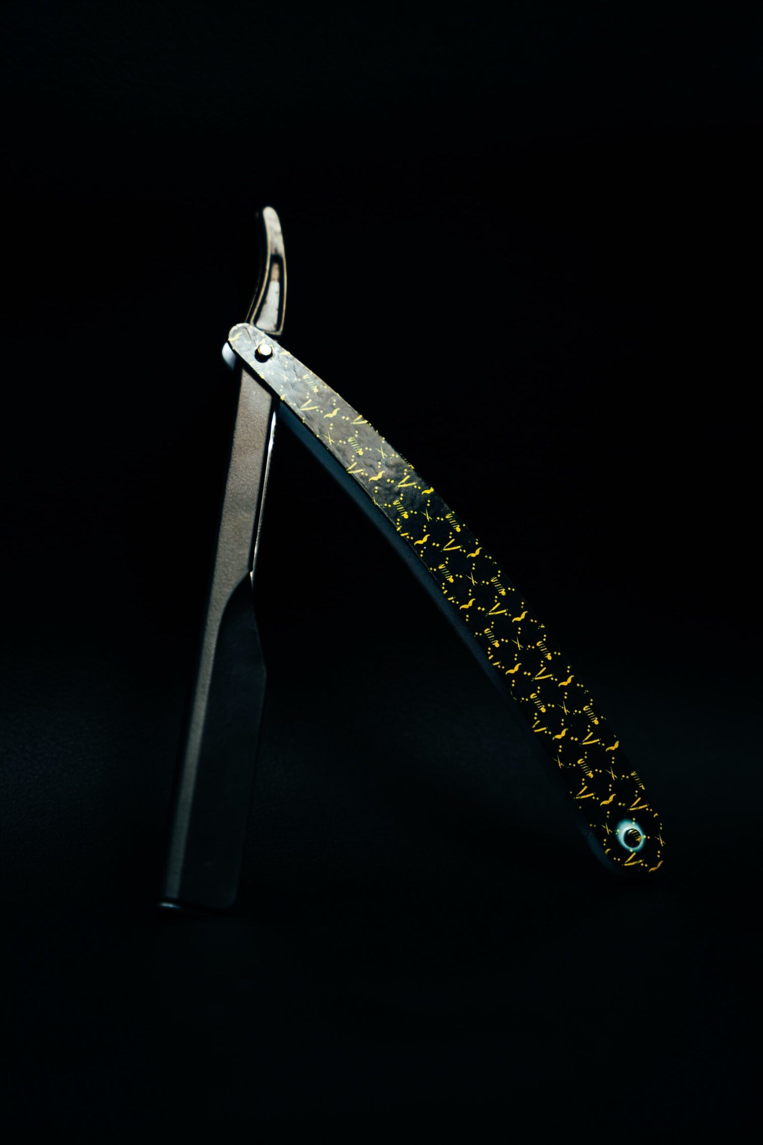 TRDNS Steel Print Logo Razor Blades – Traditions Barber Parlor